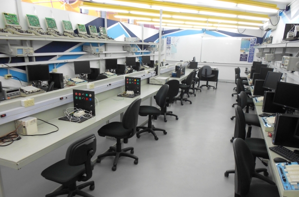 Engineering Labs Photo Gallery | SBCS Global Learning Institute